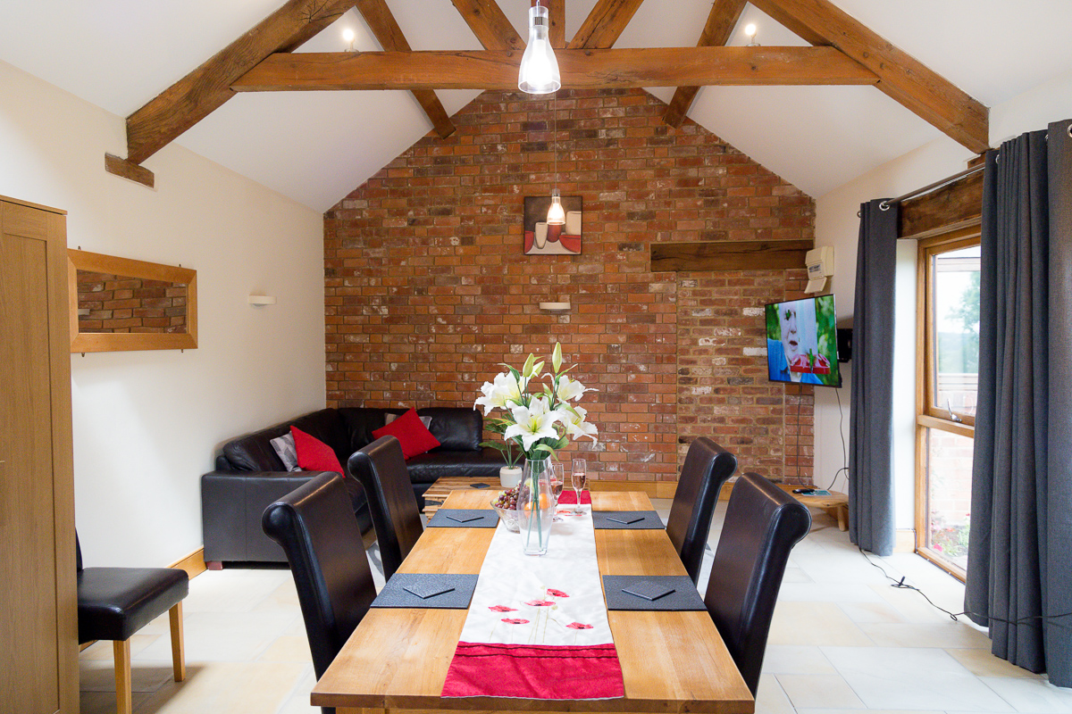 Blackberry Barn – Middle Huntingford Barns